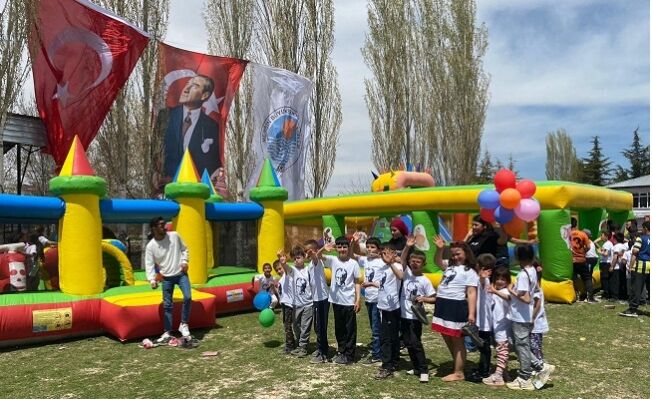 Büyükşehir, 200 Çocuk İçin Güzeloluk İlköğretim Okulu’nda Şenlik ...